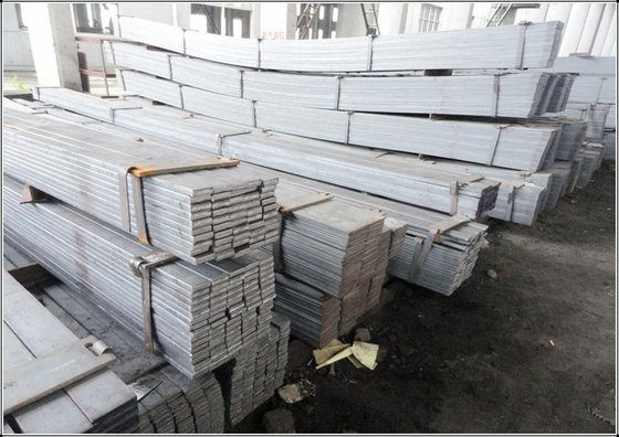 Cutting Available Black / Galvanized Flat Bar with Flat Surface Square Edge