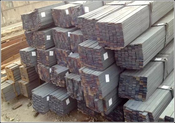 Cutting Available Black / Galvanized Flat Bar with Flat Surface Square Edge