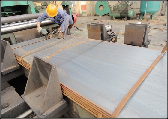 ASTM Q235b Carbon Steel Checkered Metal Plate for Non Slip Stair Treads
