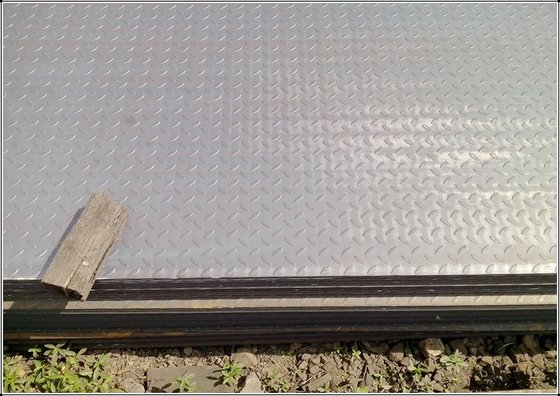 Stair Treads Diamond Plated Steel , 2.5mm / 3mm Thick JIS SS400 Metal Tread Plate 