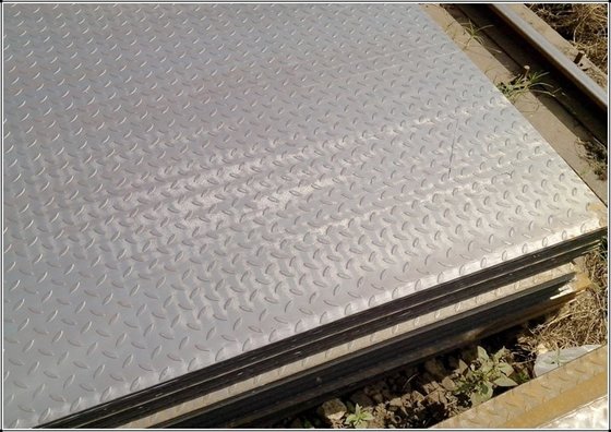 ASTM A36 Hot Rolled Tread Plate Steel , 5.5mm Thick Decoration Chequered Steel Plate