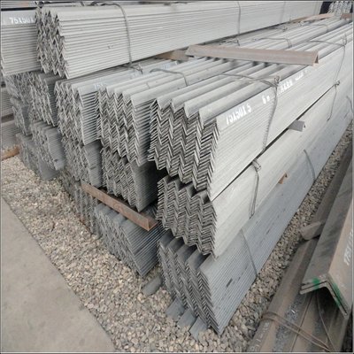 JIS  SS400 Equal Angle Mild Steel Angle Bar with Hot Rolled Craft