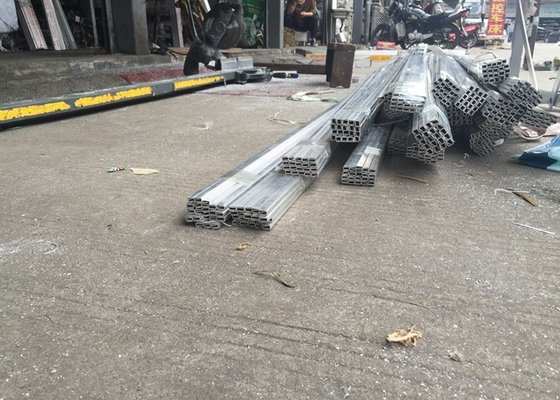 303 Grade Polished Surface Stainless Steel Rectangular Tubing High Soomthly