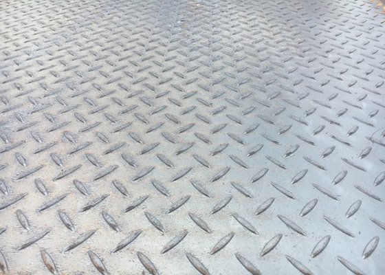 Hot rolled Mild Steel Diamond Plate Sheet A36 for Non Slip Stair Treads / Checker Plate Flooring