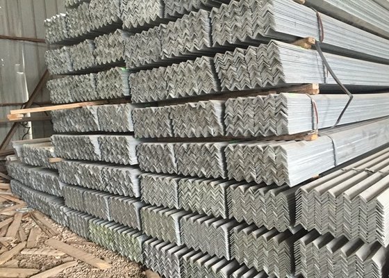 S355JR Material Mild Steel Angle Bar With Hot Rolled Heating / Drilling Hole