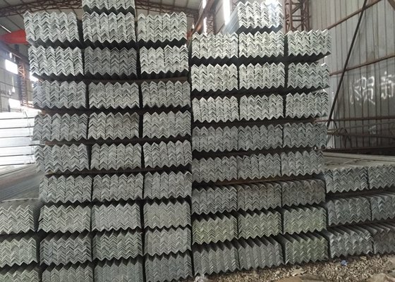 Q235B Large Stock Hot Rolled Mild Steel Angle Bar ASTM 40 * 4MM Size Black