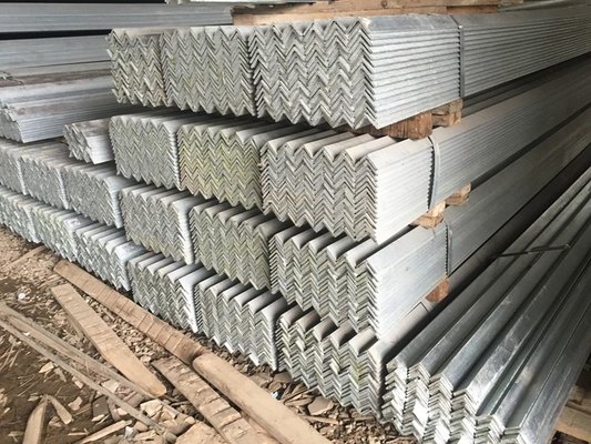 Hot Rolled Mild Steel Angle Bar With JIS  grade  SS400 Bar Cutting / Bending / Drilling Hole for construction material