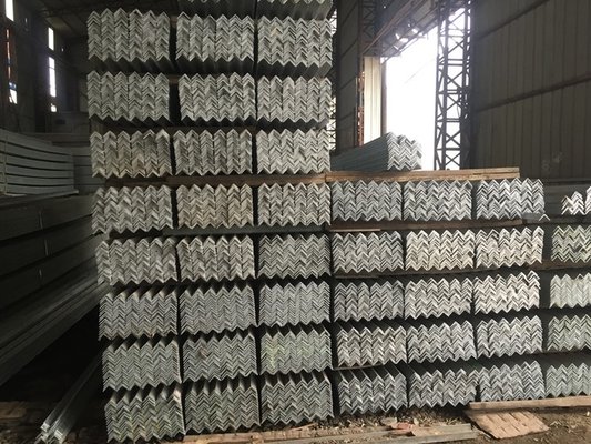 Hot Rolled Mild Steel Angle Bar With JIS  grade  SS400 Bar Cutting / Bending / Drilling Hole for construction material