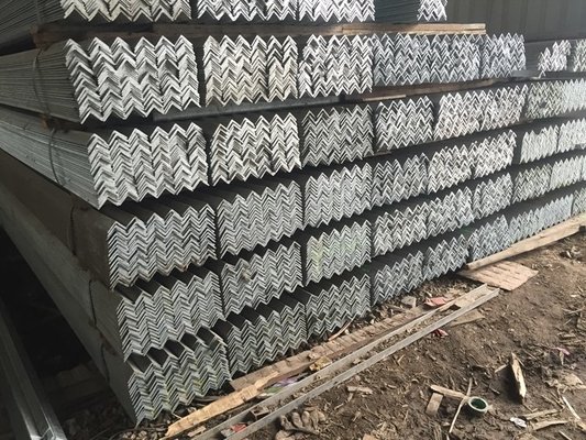 Hot Rolled Mild Steel Angle Bar With JIS  grade  SS400 Bar Cutting / Bending / Drilling Hole for construction material