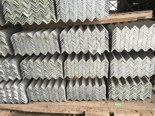 Paint Coating Hot Rolled Mild Steel Angle Bar with grade EN S235JR S355JR for Building / Bridge / Project Material