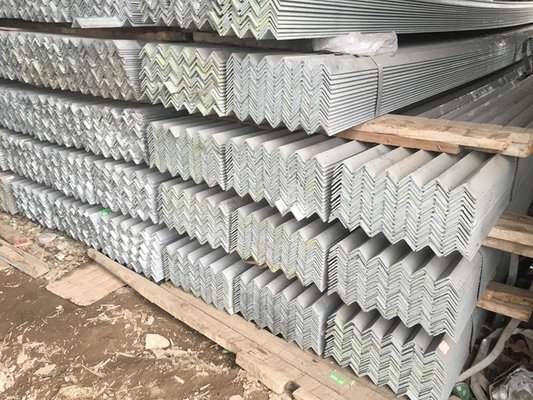 Paint Coating Hot Rolled Mild Steel Angle Bar with grade EN S235JR S355JR for Building / Bridge / Project Material