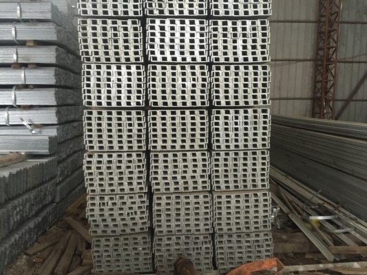Customized Mild Steel Angle Iron JIS SS400 SS490 with 6m / 9m / 12m Length 90 Degree Angle for construction material