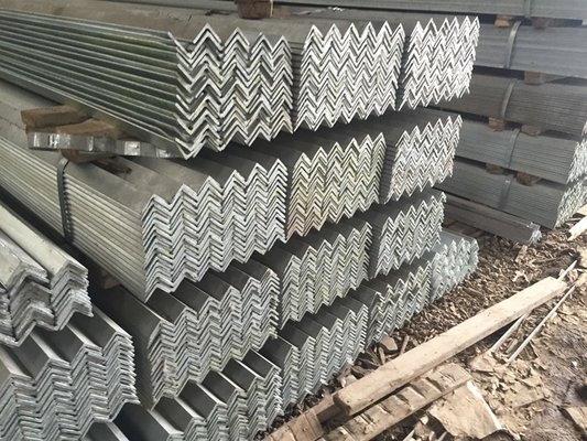 Customized Mild Steel Angle Iron JIS SS400 SS490 with 6m / 9m / 12m Length 90 Degree Angle for construction material