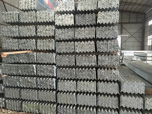 Customized Mild Steel Angle Iron JIS SS400 SS490 with 6m / 9m / 12m Length 90 Degree Angle for construction material