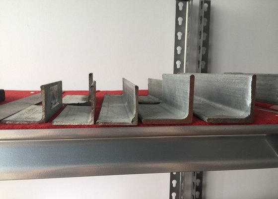ASTM A36 A572 Mild Steel Angle Iron Material with Hot Rolled Heating Technology