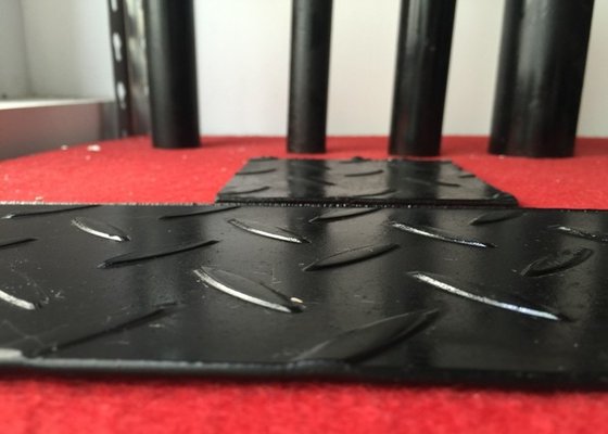 JIS SS400 SS490 Hot Rolled Steel Checkered Plate for Cutting / Drilling Hole Available