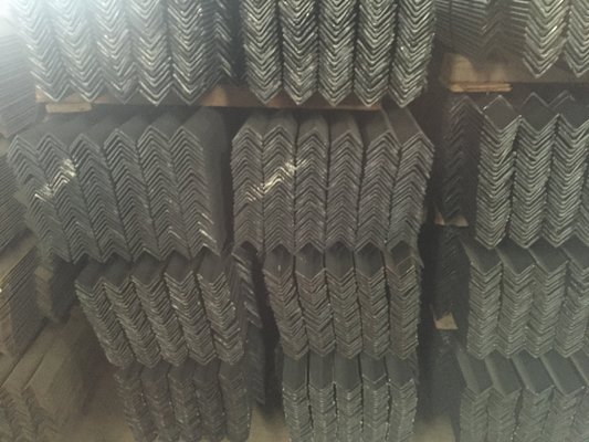 ST37 ST52 Structural Beam Mild Steel Angle Bar in size 40*4 with Paint Coating Surface treatment