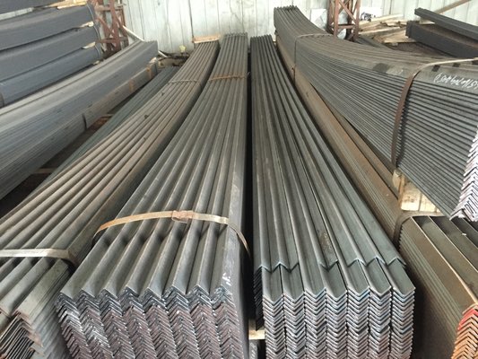 ST37 ST52 Structural Beam Mild Steel Angle Bar in size 40*4 with Paint Coating Surface treatment