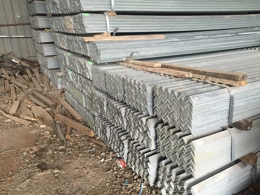 Vertical Angle Metal Angle Iron / Galvanized  Steel Angle Iron Size 60 * 6mm