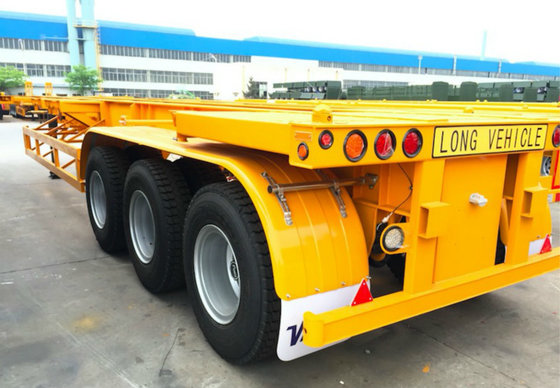 Wide Flatbed 40 Foot Gooseneck Trailer Anti - Slip Platform Twist Lock 12 Sets