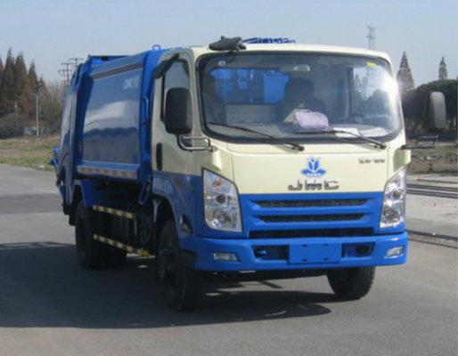 6 CBM Solid Waste Garbage Truck Compactor Type For Collecting Garbage