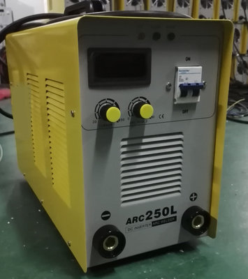 Dual Voltage Portable Small ARC Welder Lightweight 85% Efficiency
