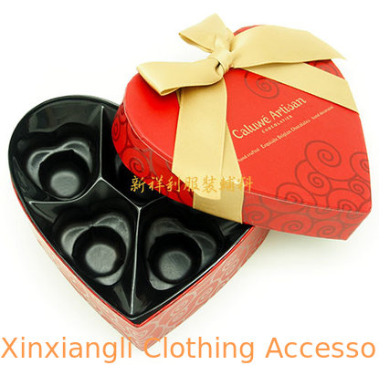 Heart Shaped Colored Cardboard Gift Boxes With Magnetic Closure And Ribbon