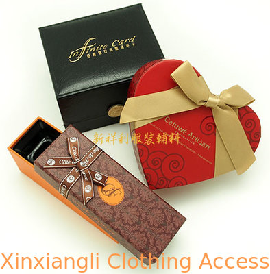 Cardboard Magnetic Closure Clothing Gift Boxes , Decorative Gift Boxes With Lids