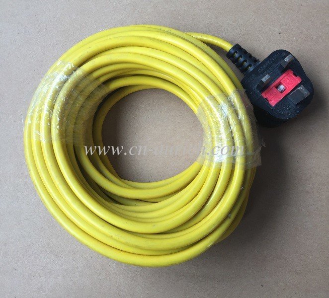 British power cord for UK outdoor use BS approved with moulded safe plug