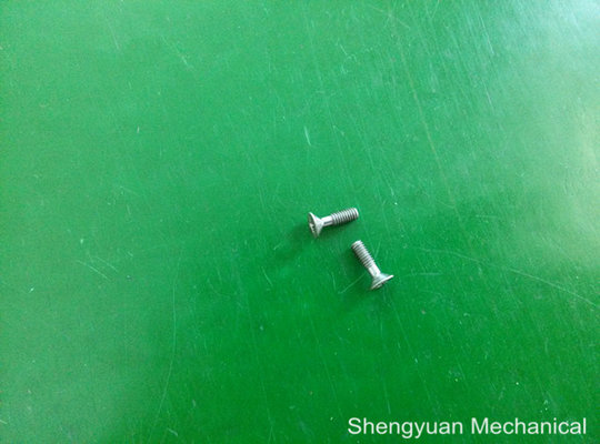 La precisión del acero inoxidable dada vuelta parte al cautivo M2.5 L8.3mm del tornillo