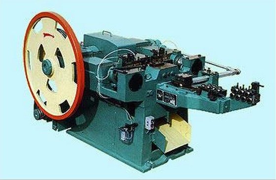 Cold Heading Nut Bolt Making Machine 260pcs/min high tension