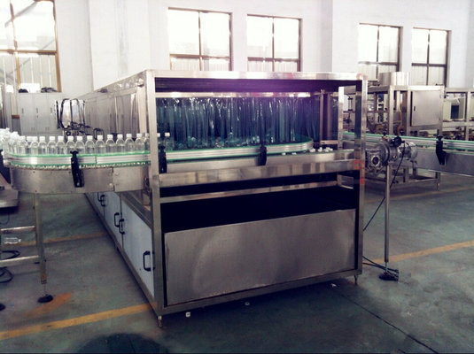 Máquina de embotellado de cristal que capsula de relleno de enjuague industrial con el metal/el tapón de tuerca
