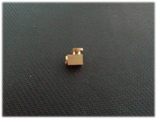 El CNC por encargo del cobre dio vuelta a piezas que trabajaban a máquina de la precisión del servicio/CNC de las piezas