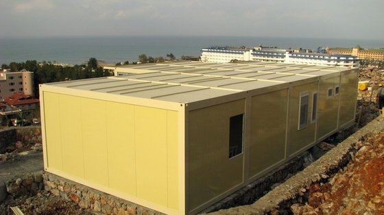Custom-made Combined Prefab Container House, Galvanized Steel Frame with Marine Paint