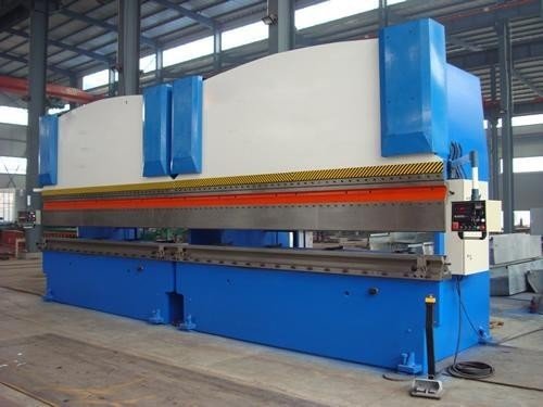 Two Huge Sheet Metal  Bending Machine Hydraulic System Light  Pole Synchronization CNC