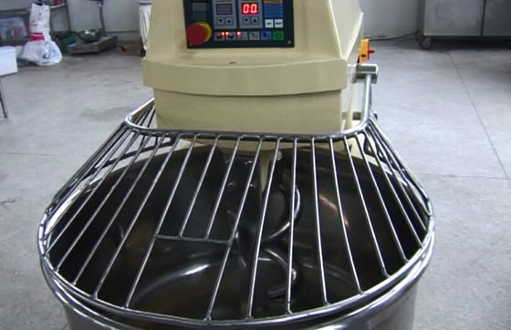 Máquina de la torta de la luna del acero inoxidable, máquina espiral del mezclador de pasta