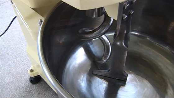 Máquina de la torta de la luna del acero inoxidable, máquina espiral del mezclador de pasta