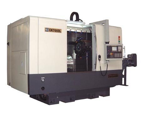 El CNC tornea la máquina para el corte del eje, es decir precisión OD y torneado de la identificación