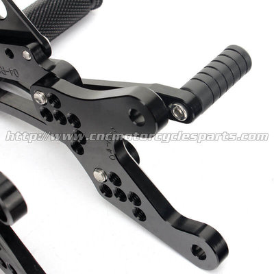 Lightweight Yamaha R1 RearSets , Motorcycle Spare Parts With Laser Printing Logo
