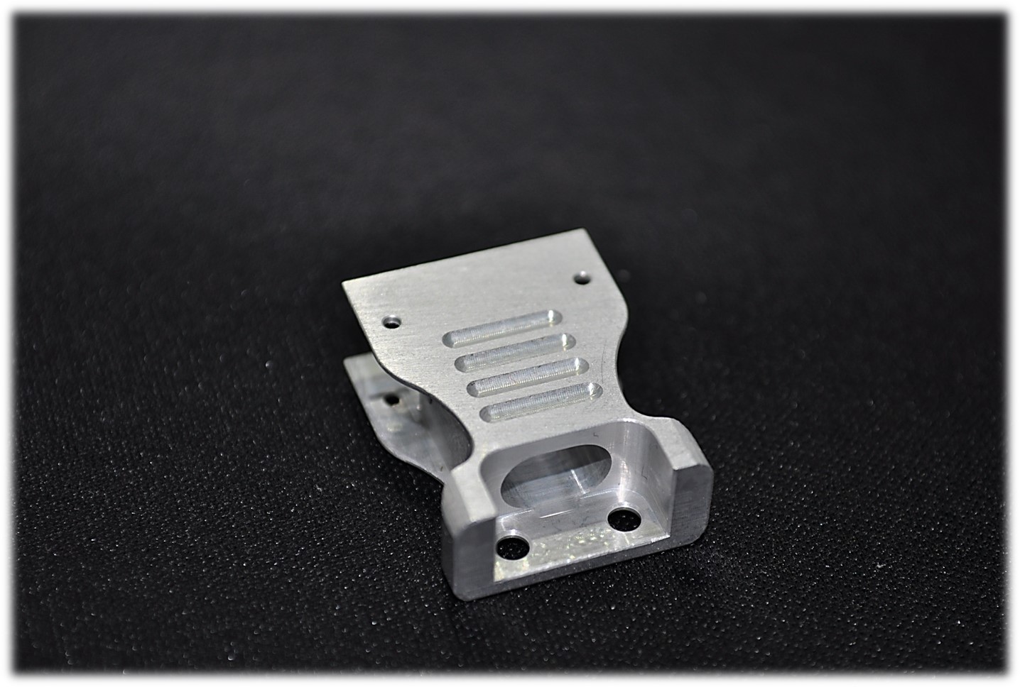 Custom Fine Surface CNC Milling Machine Parts For Automotive ROHS ISO