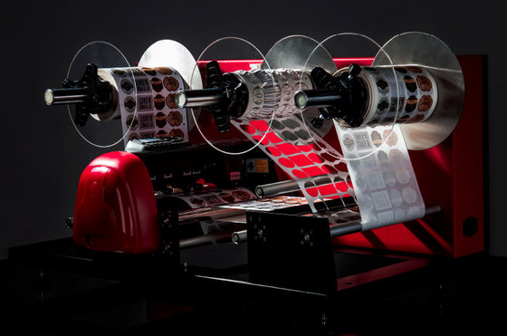 High Precision Die Cut Sticker Machine , Pre - Printed Digital Label Cutting Machine