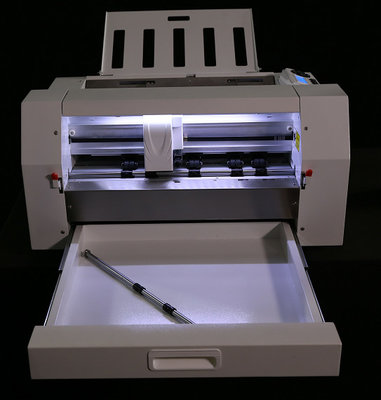 Digital Sheet  Fed Vinyl Sticker Cutter , Label Die Cutting Machine High Cutting Speed