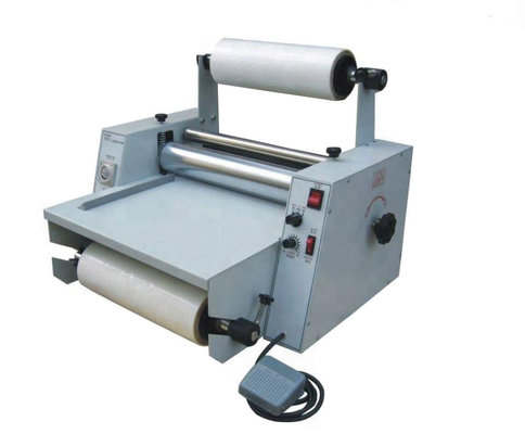 Small Size Roll Laminator Machine Hot Laminating Machine 1100W LM380