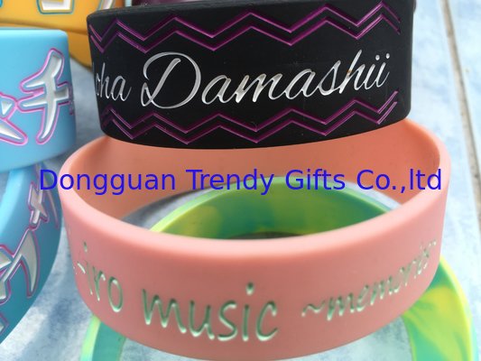 2016 Promotion Gift Debossed Silicone Bracelet / Silicone Wristband Eco-friendly supplier
