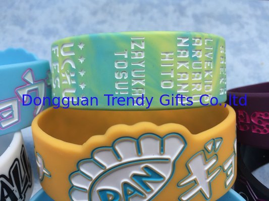 2016 Promotion Gift Debossed Silicone Bracelet / Silicone Wristband Eco-friendly supplier