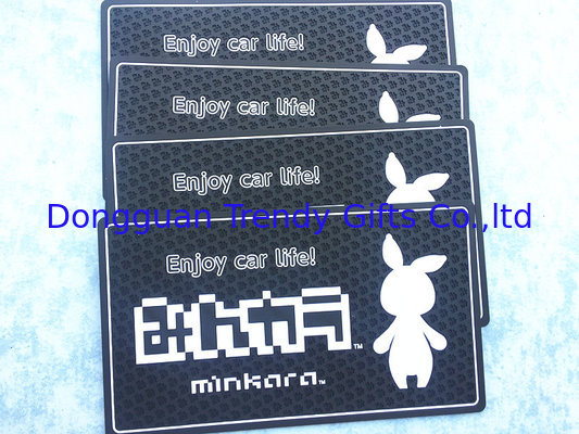 Black PVC Phone Sticky Pad / Non Slip Car Mat / Mobile Phone Holder For Promotion Gift supplier