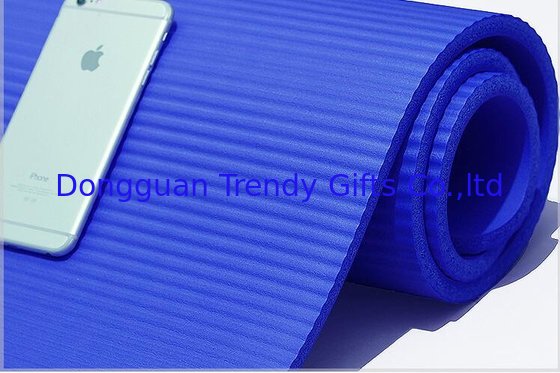 2016 Hot Sale Non Slip PVC Thick Yoga Mats With Carry Strap ,Available 10 Colors Choice,Eco-Friendly supplier