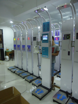 DHM-600A Multi-function ultrasonic weight and height scale with touch LCD screen Electronic  weighing Scale