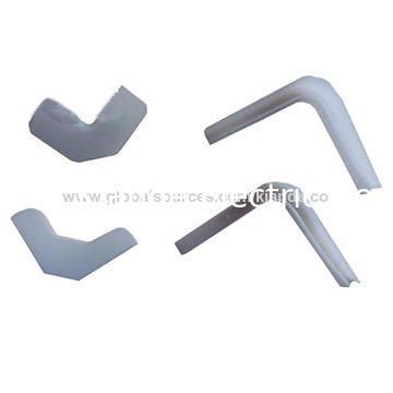 Protection angle for bus bar conductor, busbar accessory, compact busbar accessory