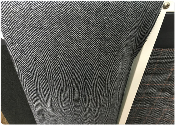 650 G / M Herringbone Stretch Wool Fabric Knitted Black And White 45 W